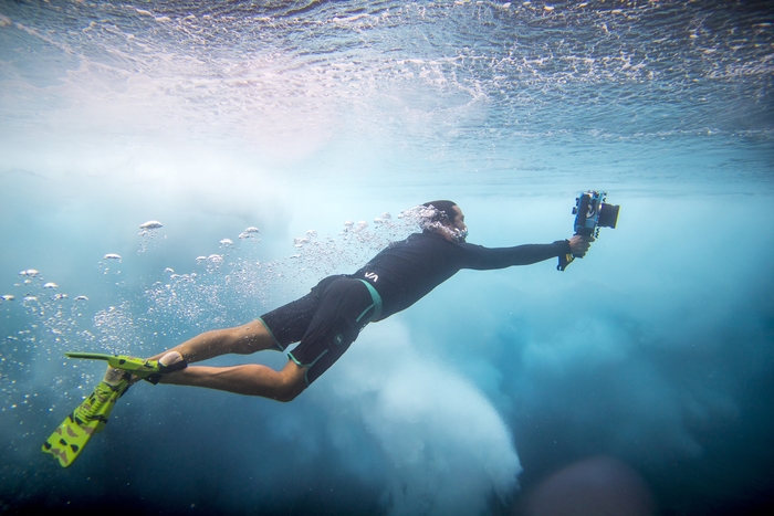 와이키키 비치콤버 바이 아웃리거, 유명 아티스트들과 콜라보레이션 실시