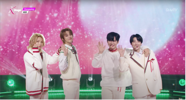 XEED, 연말 분위기 더한 무대 선보여